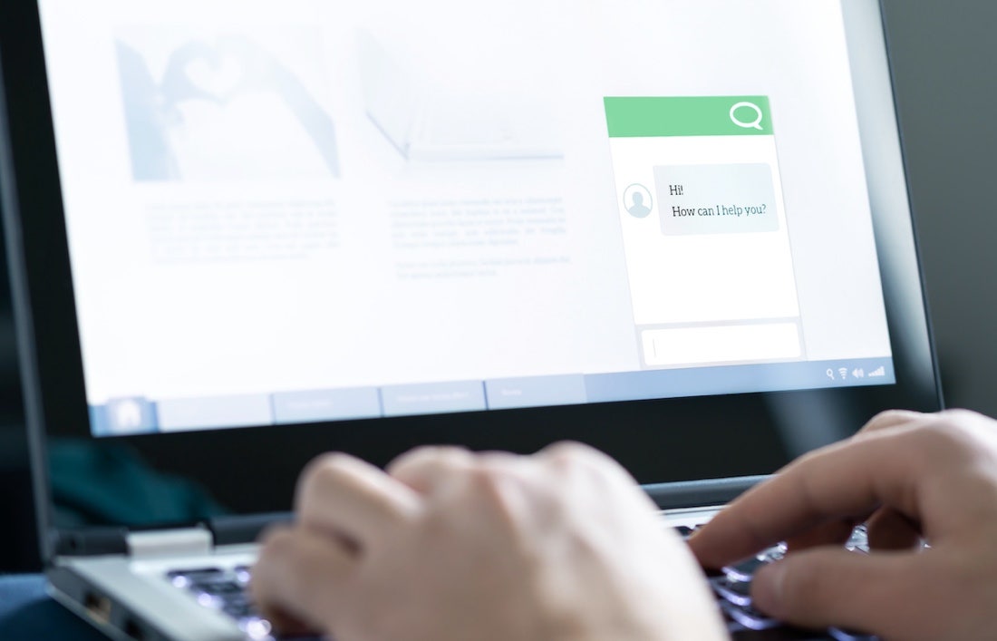 ウェブサイトにチャット機能を簡単に導⼊できる「Adobe Dynamic Chat」とは